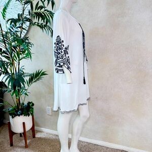 Chic Connection | Dresses | Chic Connection White And Blue Embroidered ...